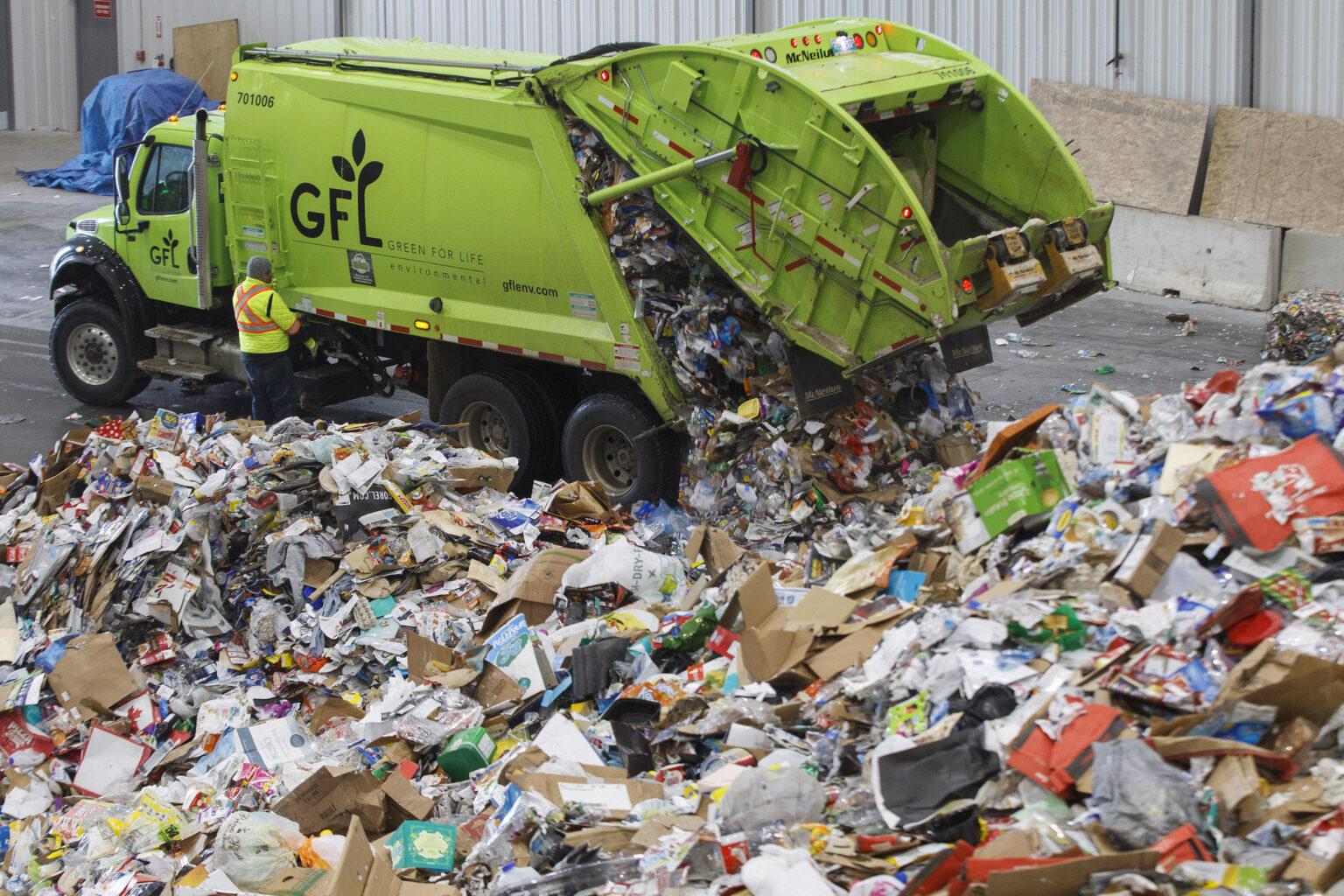 What’s actually recycled through Winnipeg’s blue bin program? | The Narwhal