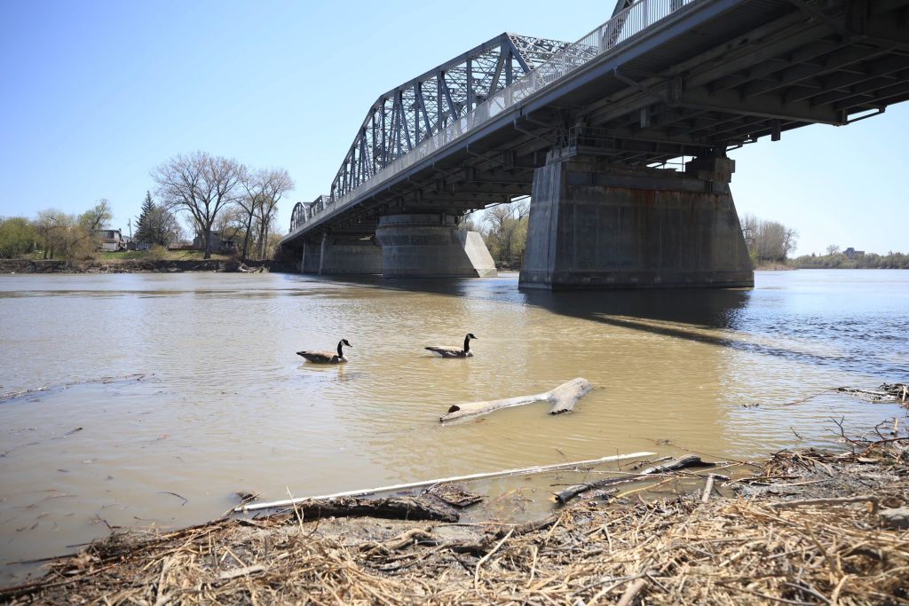 10 billion litres of Winnipeg sewage spills annually | The Narwhal